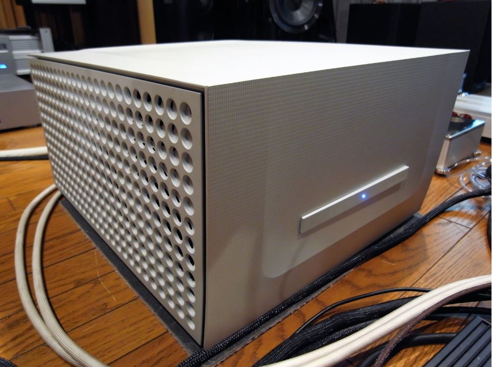 Constellation Audio centaur II Stereo Amplifier in silver Constellation ...