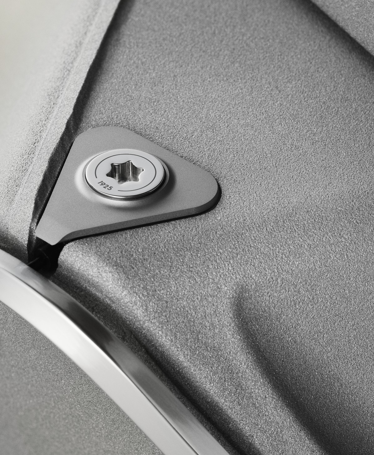 BEOLAB 90 TITAN EDITION: A CENTURY OF SONIC MASTERY REIMAGINED - audioG ...